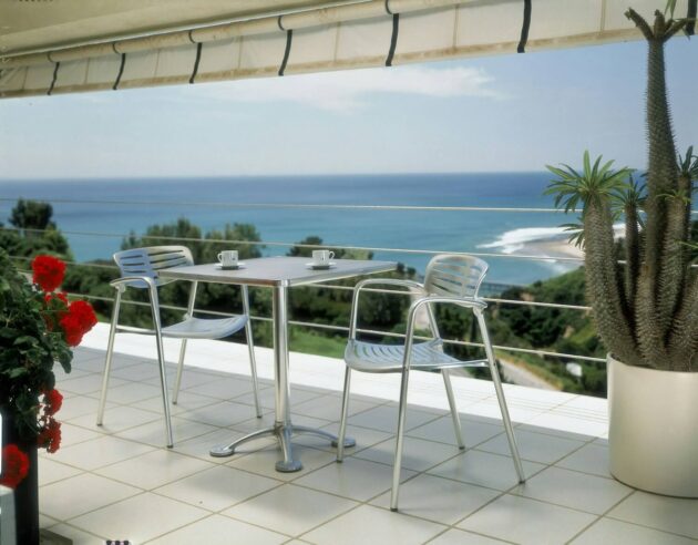 Authentic Toledo® Stacking Chair by Knoll | WorkArena