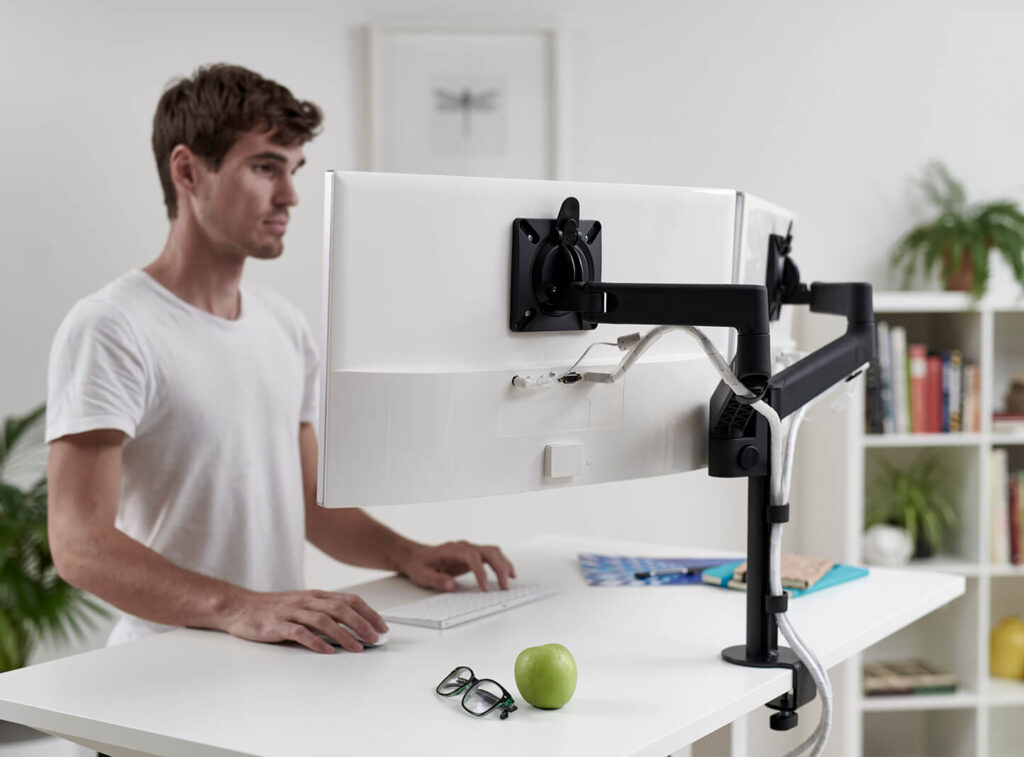Lima Monitor Arm by Colebrook Bossom Saunders | WorkArena
